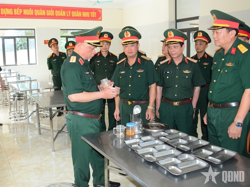 Defense leader inspects Army Officer Candidate School No.1