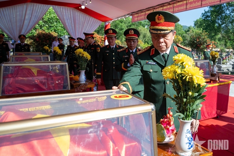 GDP leader attends memorial and burial ceremony for martyrs in Thanh Hoa
