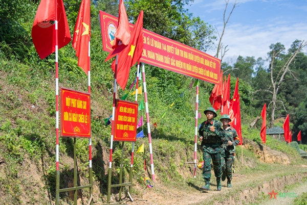Recruits Complete “Three-explosions” Test