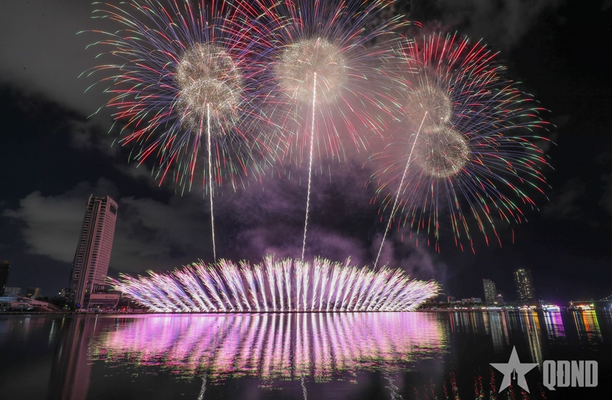 Da Nang International Fireworks Festival 2026 opens