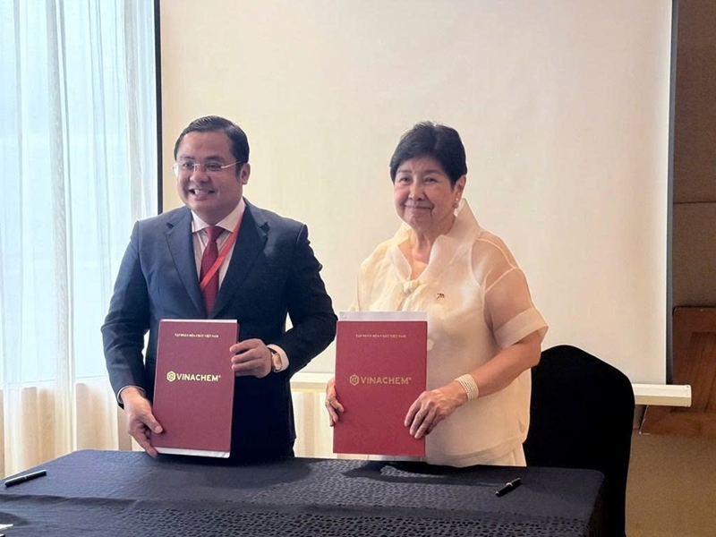 Vinachem strikes strategic cooperation deals with Philippine partners