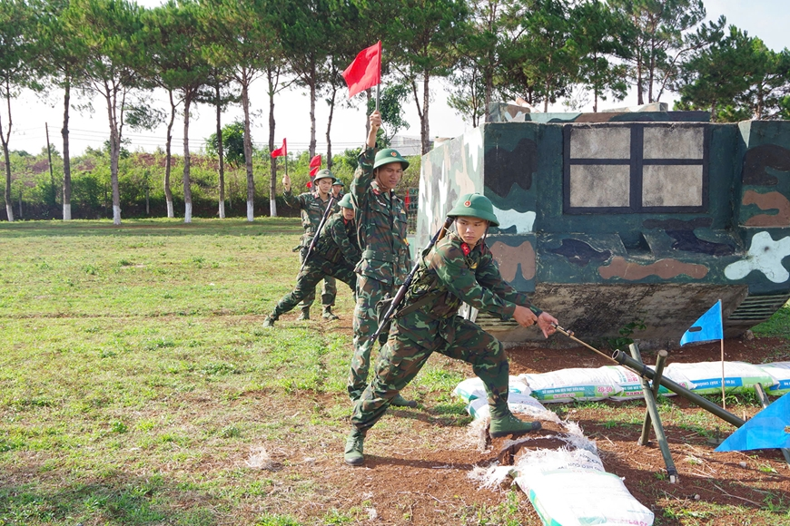 Army Corps 34’ recruits ready for “Three explosions” test