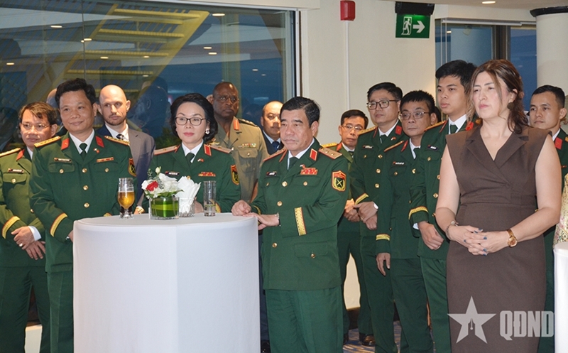 Lt. Gen. Nguyen Ba Luc attends banquet marking Hungarian Defense Forces Day