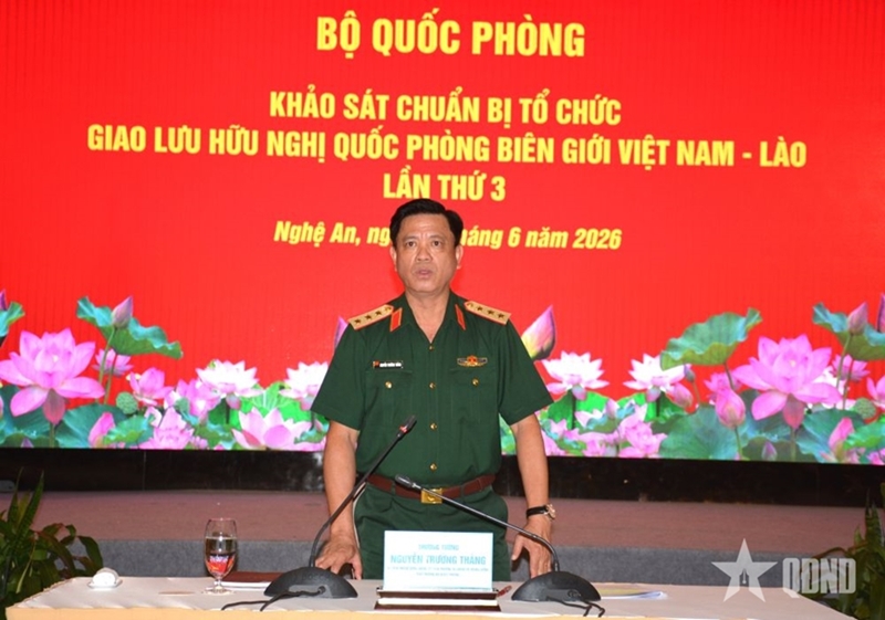 Deputy Defense Minister inspects preparation for third Vietnam-Laos ...