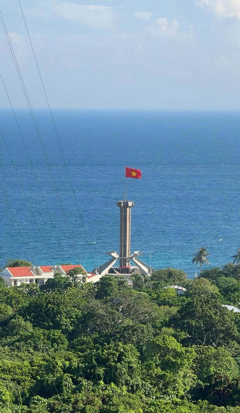 Exploring Con Co Island - Southern gateway to Gulf of Tonkin