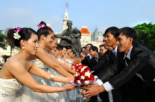 120 couples join mass wedding ceremony