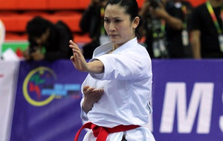 Vietnamese karate artists win two silvers, two bronzes in Indonesia