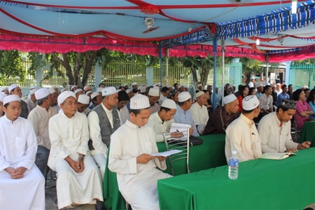 Government religious committee meets Muslim dignitaries