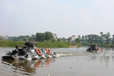 Tank-armoured units inspected