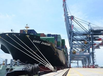 First Eastern US-bound container ship docks at Cai Mep port
